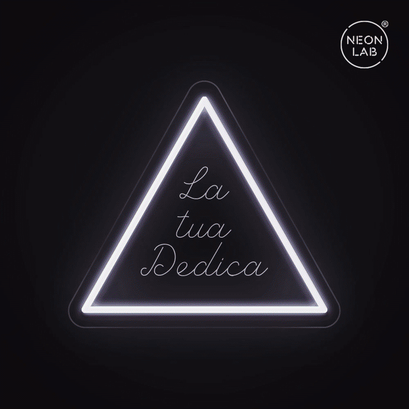 Triangolo con incisione personalizzata – Neon Lab